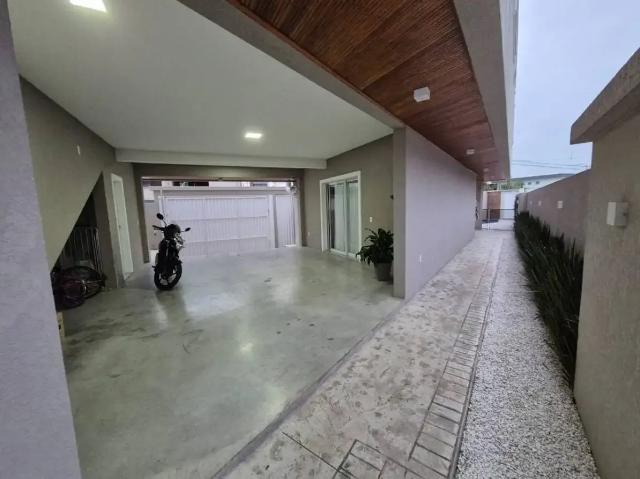 Casa / Sobrado para Venda em Camboriú/SC Centro 3 Quartos