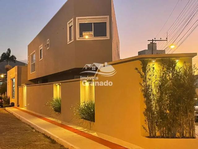 Casa / Sobrado para Venda em Camboriú/SC Centro 3 Quartos