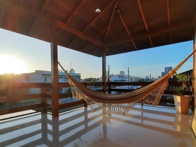 Casa / Sobrado para Venda em Camboriú/SC Centro 3 Quartos