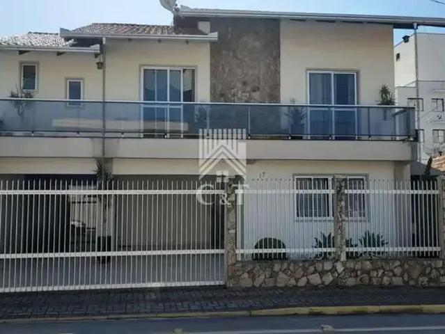Casa / Sobrado para Venda em Camboriú/SC Centro 3 Quartos