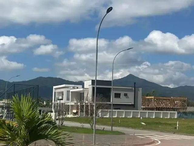 Casa / Sobrado para Venda em Camboriú/SC Centro 3 Quartos