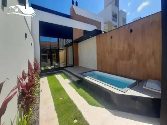 Casa / Sobrado para Venda em Camboriú/SC Centro 3 Quartos