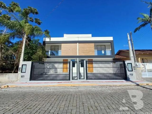 Casa / Sobrado para Venda em Camboriú/SC Centro 3 Quartos