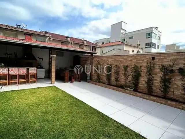 Casa / Sobrado para Venda em Camboriú/SC Centro 3 Quartos