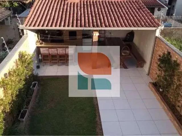 Casa / Sobrado para Venda em Camboriú/SC Centro 3 Quartos