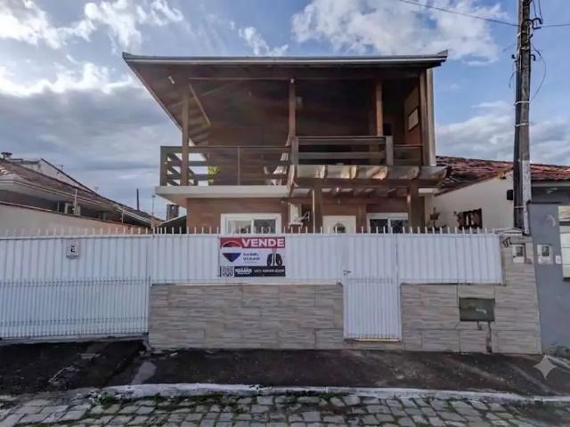 Casa / Sobrado para Venda em Camboriú/SC Centro 3 Quartos