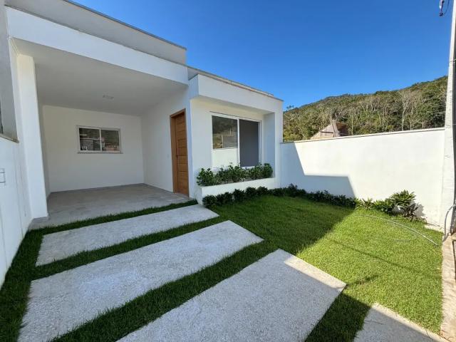 Casa / Sobrado para Venda em Camboriú/SC Centro 3 Quartos
