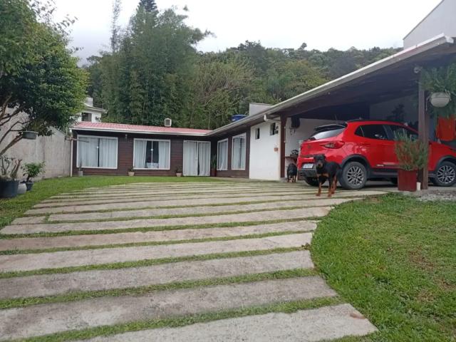 Casa / Sobrado para Venda em Camboriú/SC Lídia Duarte 3 Quartos
