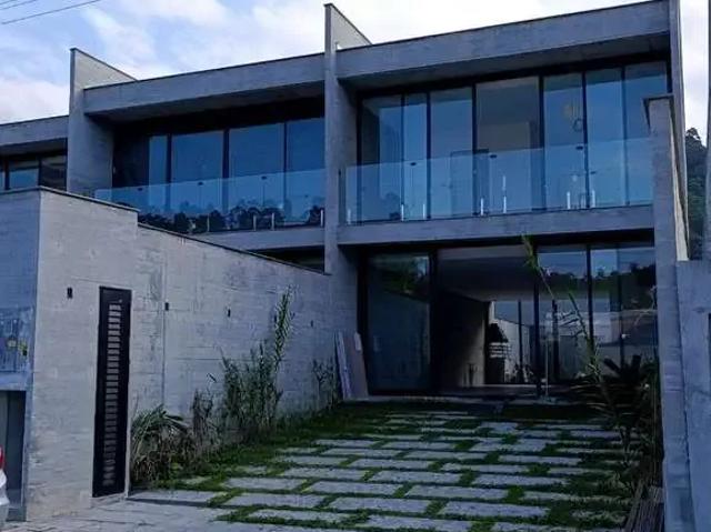 Casa / Sobrado para Venda em Camboriú/SC Rio Pequeno 3 Quartos