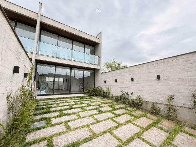 Casa / Sobrado para Venda em Camboriú/SC Rio Pequeno 3 Quartos