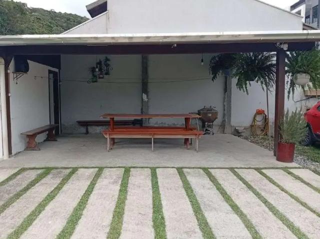 Casa / Sobrado para Venda em Camboriú/SC Rio Pequeno 3 Quartos