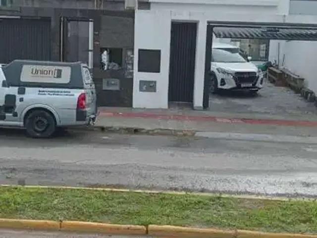 Casa / Sobrado para Venda em Camboriú/SC Rio Pequeno 3 Quartos