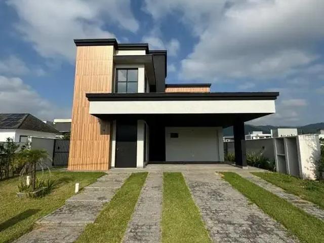 Casa / Sobrado para Venda em Camboriú/SC Santa Regina 4 Quartos