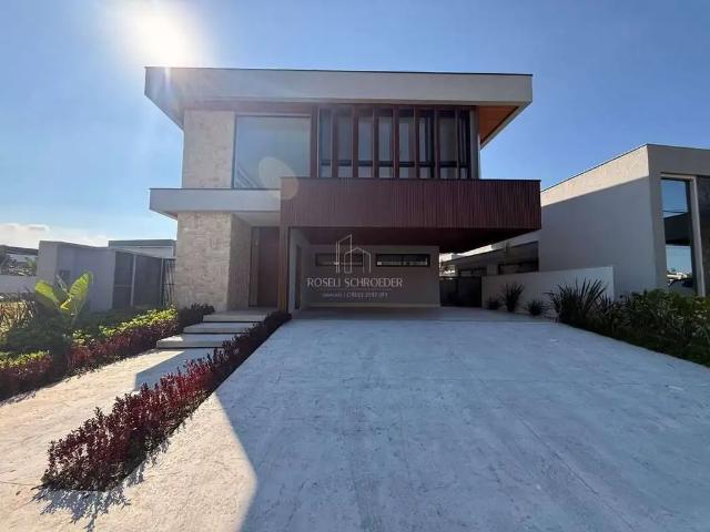 Casa / Sobrado para Venda em Camboriú/SC Santa Regina 4 Quartos