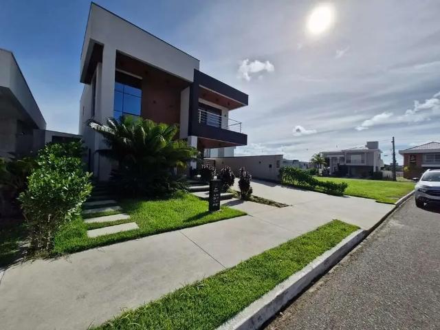 Casa / Sobrado para Venda em Camboriú/SC Santa Regina 4 Quartos
