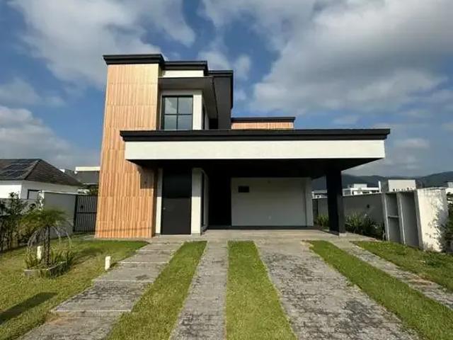 Casa / Sobrado para Venda em Camboriú/SC Santa Regina 4 Quartos