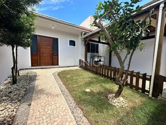 Casa / Sobrado para Venda em Camboriú/SC Santa Regina 2 Quartos