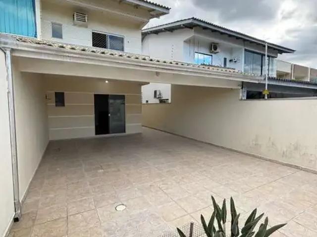 Casa / Sobrado para Venda em Camboriú/SC Santa Regina 3 Quartos
