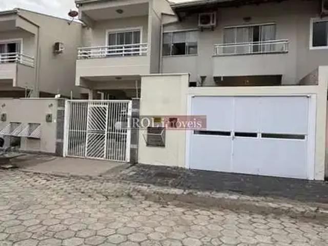 Casa / Sobrado para Venda em Camboriú/SC Santa Regina 3 Quartos