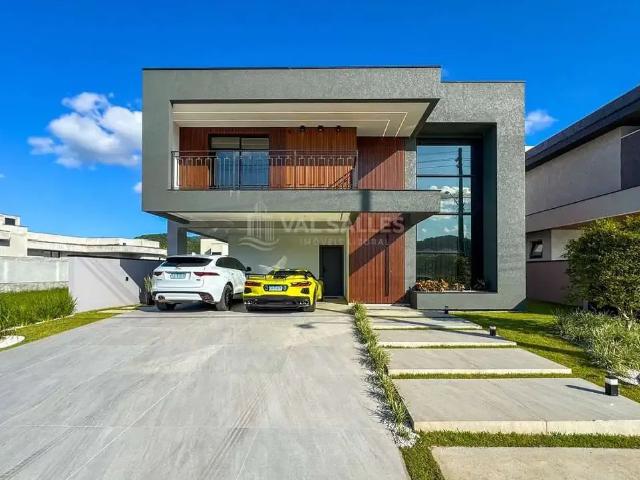 Casa / Sobrado para Venda em Camboriú/SC Santa Regina 3 Quartos