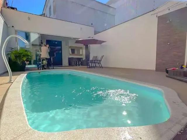 Casa / Sobrado para Venda em Camboriú/SC Santa Regina 3 Quartos