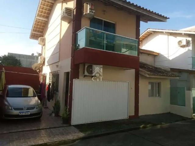 Casa / Sobrado para Venda em Camboriú/SC Santa Regina 3 Quartos
