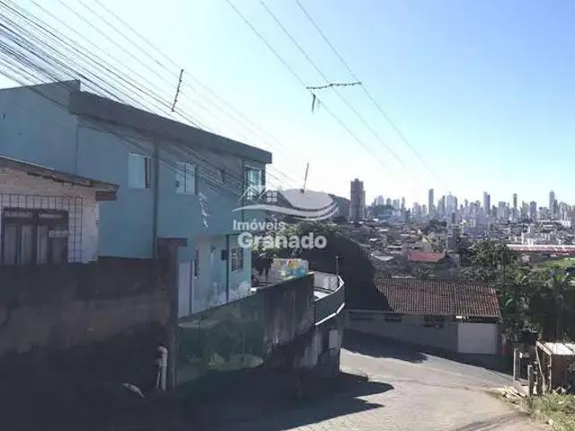 Casa / Sobrado para Venda em Camboriú/SC Tabuleiro 2 Quartos