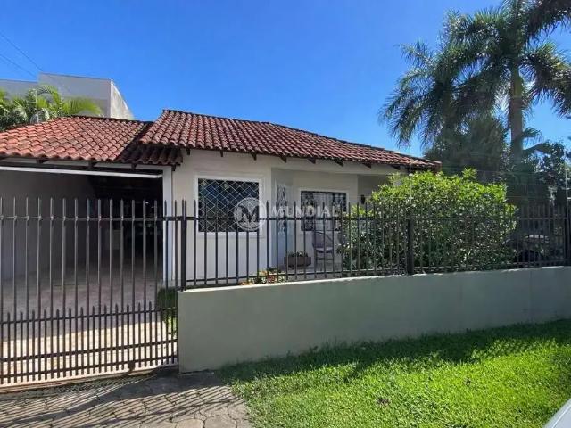 Casa / Sobrado para Venda em Camboriú/SC Tabuleiro 2 Quartos