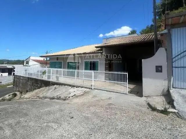 Casa / Sobrado para Venda em Camboriú/SC Tabuleiro 3 Quartos