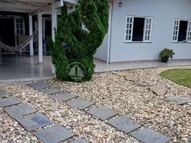 Casa / Sobrado para Venda em Camboriú/SC Tabuleiro 3 Quartos