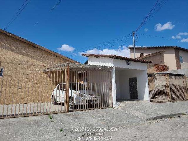 Casa / Sobrado para Venda em Campina Grande/PB Três Irmãs 2 Quartos