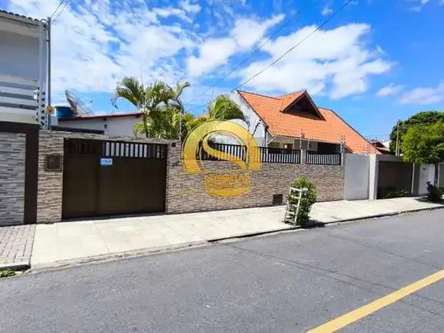 Casa / Sobrado para Venda em Campina Grande/PB Universitário 3 Quartos