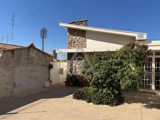 Casa / Sobrado para Venda em Campinas/SP Bosque 4 Quartos