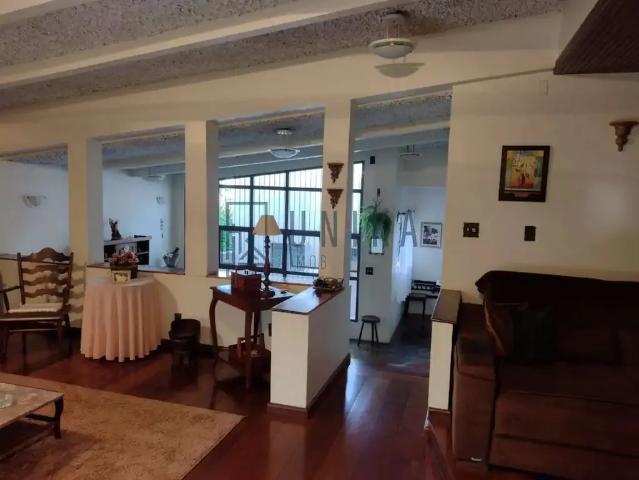 Casa / Sobrado para Venda em Campinas/SP Parque São Quirino 4 Quartos