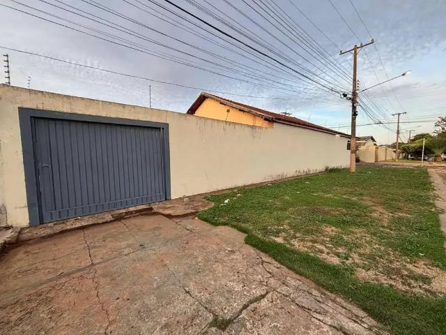 Casa / Sobrado para Venda em Campo Grande/MS Cohafama 3 Quartos