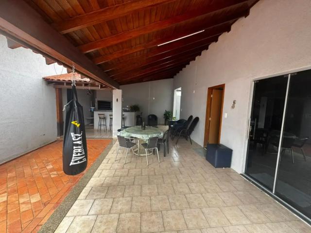 Casa / Sobrado para Venda em Campo Grande/MS Jardim Autonomista 5 Quartos