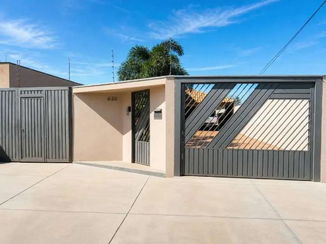 Casa / Sobrado para Venda em Campo Grande/MS Santo Antônio 4 Quartos