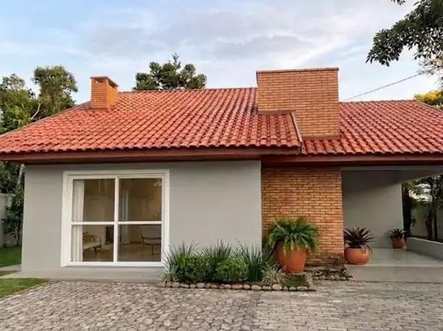 Casa / Sobrado para Venda em Campo Largo/PR Centro 3 Quartos