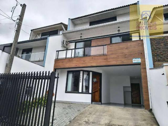 Casa / Sobrado para Venda em Campo Largo/PR Centro 3 Quartos