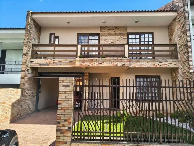 Casa / Sobrado para Venda em Campo Largo/PR Centro 3 Quartos