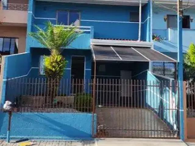 Casa / Sobrado para Venda em Campo Largo/PR Centro 3 Quartos