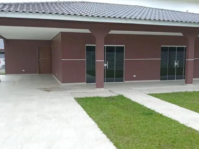 Casa / Sobrado para Venda em Campo Largo/PR Cercadinho 3 Quartos