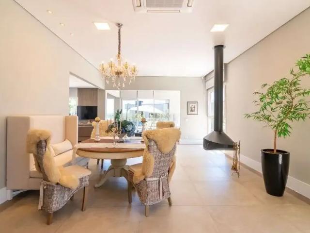 Casa / Sobrado para Venda em Campo Largo/PR Vila Torres I 4 Quartos