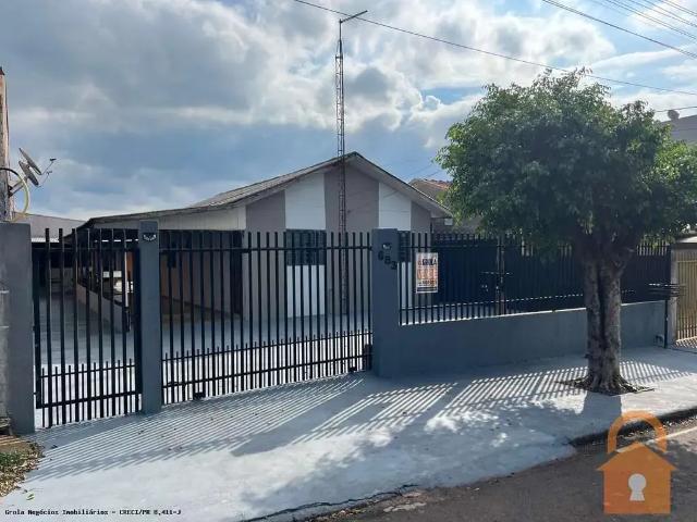 Casa / Sobrado para Venda em Campo Mourão/PR Jardim Lar Paraná 4 Quartos