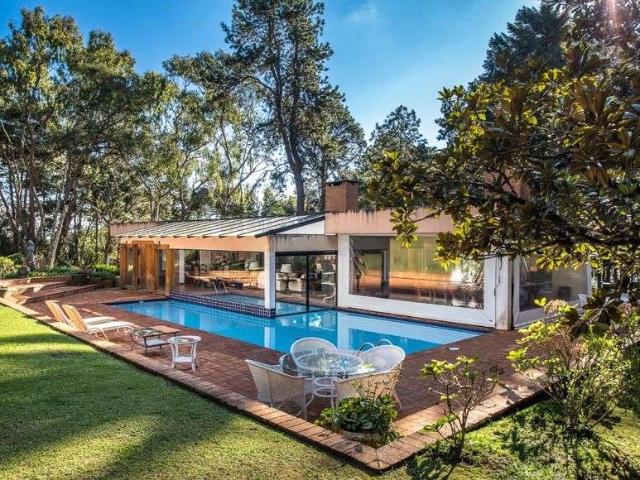 Casa / Sobrado para Venda em Campos do Jordão/SP Centro 4 Quartos