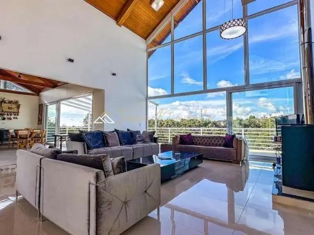 Casa / Sobrado para Venda em Campos do Jordão/SP Alto do Capivari 4 Quartos