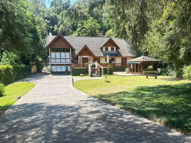 Casa / Sobrado para Venda em Campos do Jordão/SP Alto do Capivari 6 Quartos