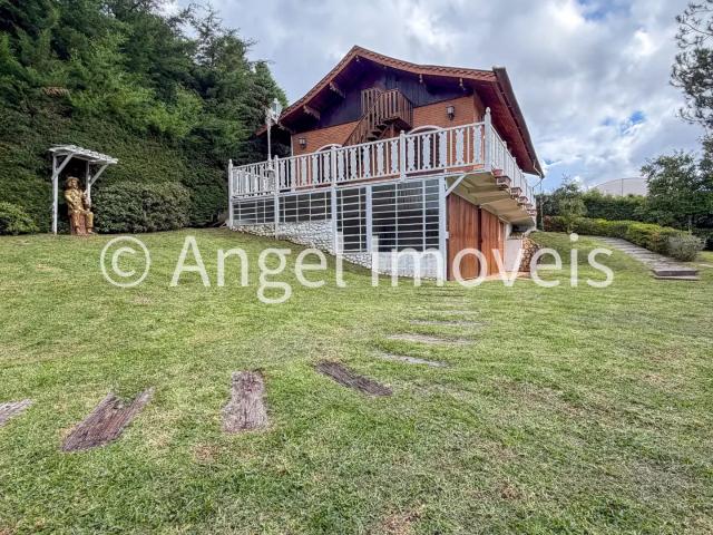 Casa / Sobrado para Venda em Campos do Jordão/SP Jardim Califórnia 4 Quartos