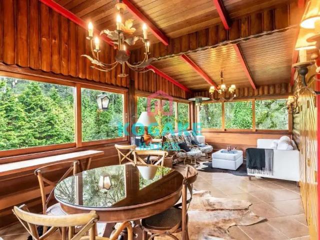 Casa / Sobrado para Venda em Campos do Jordão/SP Jardim do Embaixador 5 Quartos