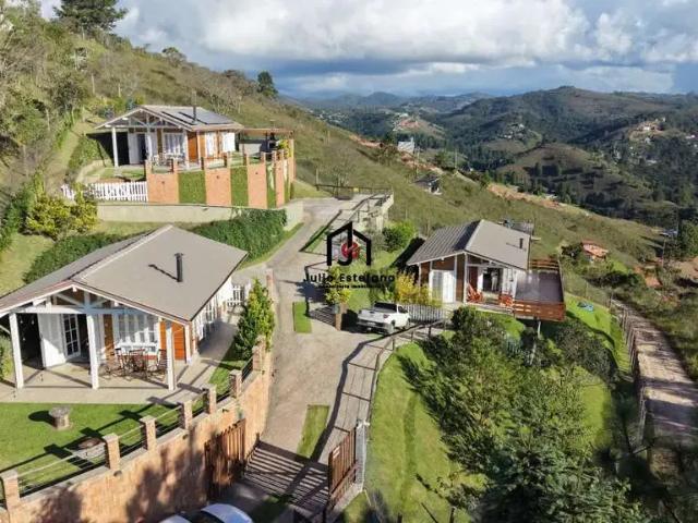 Casa / Sobrado para Venda em Campos do Jordão/SP Vale Feliz 4 Quartos